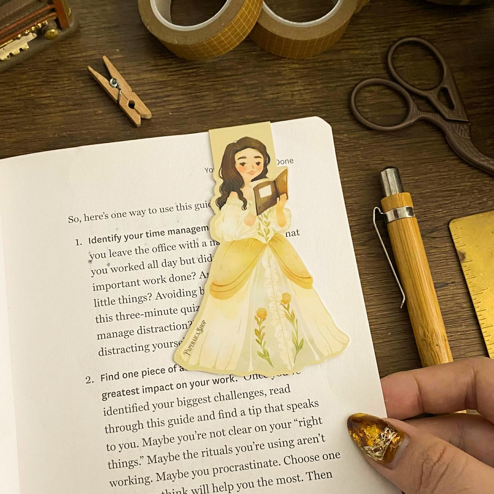 Baroque Princess Magnetic Bookmark MB010 – PaperaicaShop